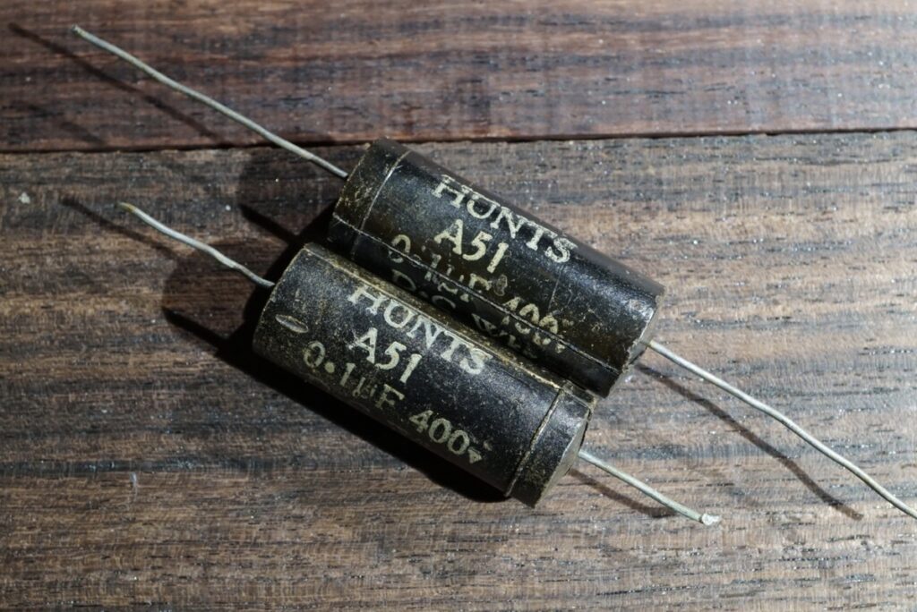 HUNTS Capacitors | component-room