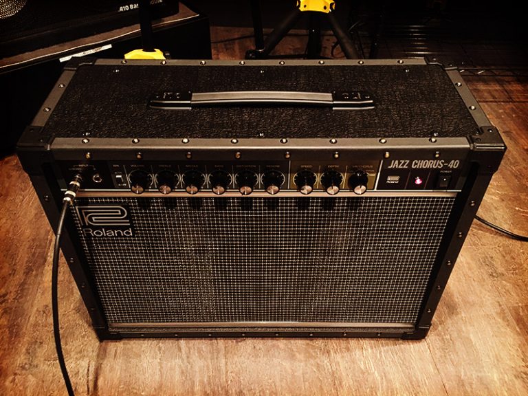 「Roland JC-40」アンプレビュー！ | 魔法の箱研究所 – エフェクターレビューサイト
