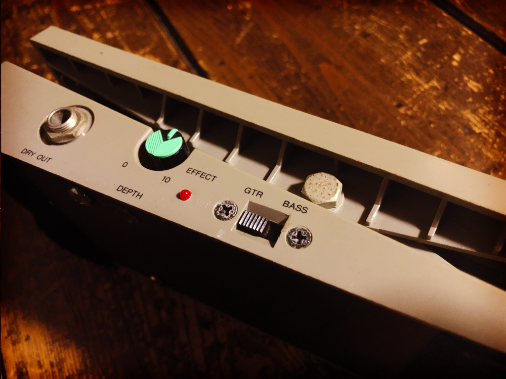 ジョン・フルシアンテ愛用のワウペダル！Ibanez WH10 V1＆V2＆V3を比較レビュー | 魔法の箱研究所 – エフェクターレビューサイト